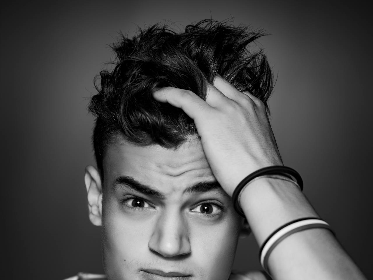 How to Fix Hat Hair: Quick Solutions That Actually Work - Hewore