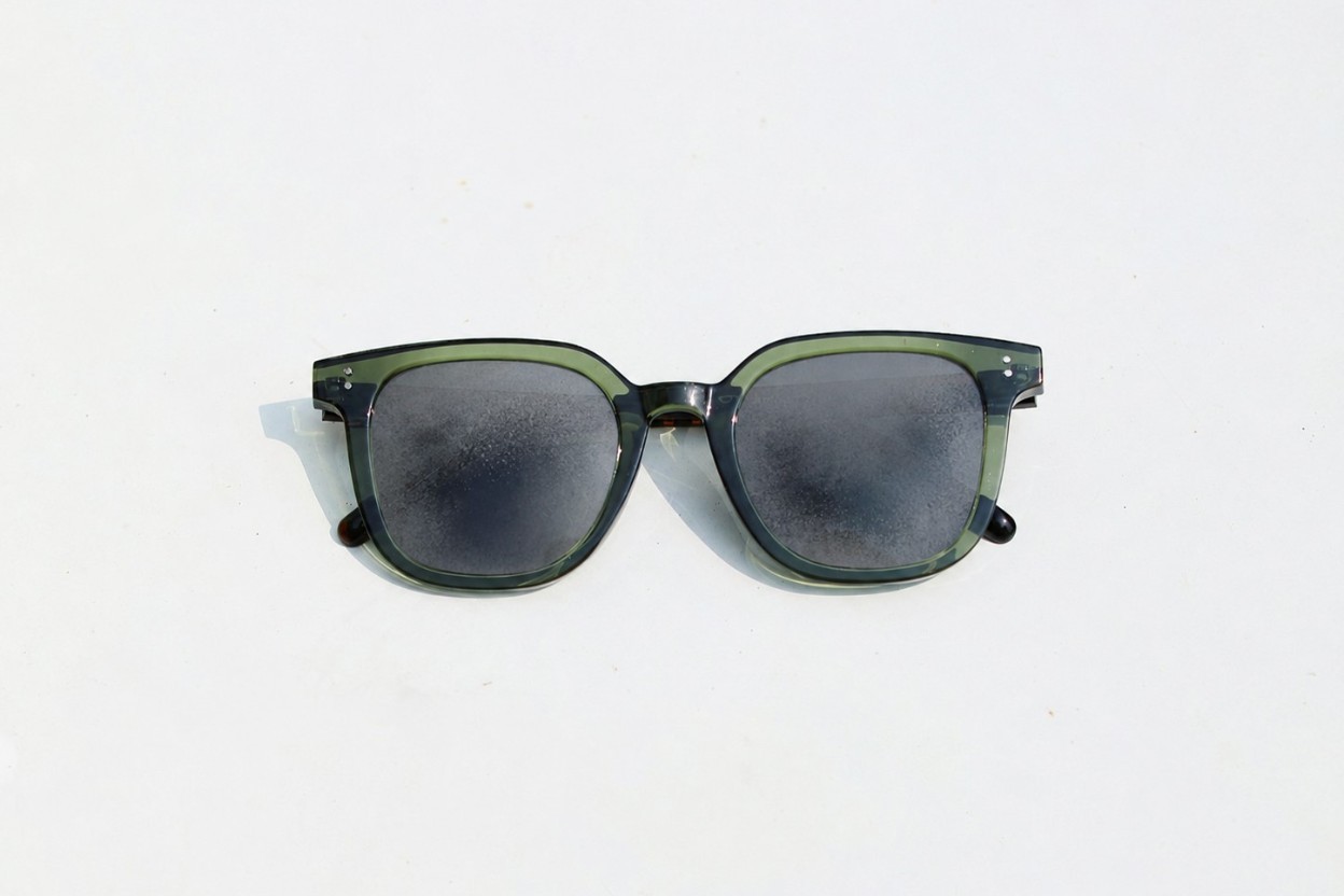 Keep Sunglasses From Fogging Up — Proven Methods 2026 - Hewore
